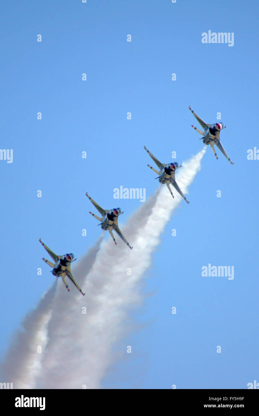 Airplane USAF Thunderbirds F-16 jet fighters flying at 2016 March Air ...