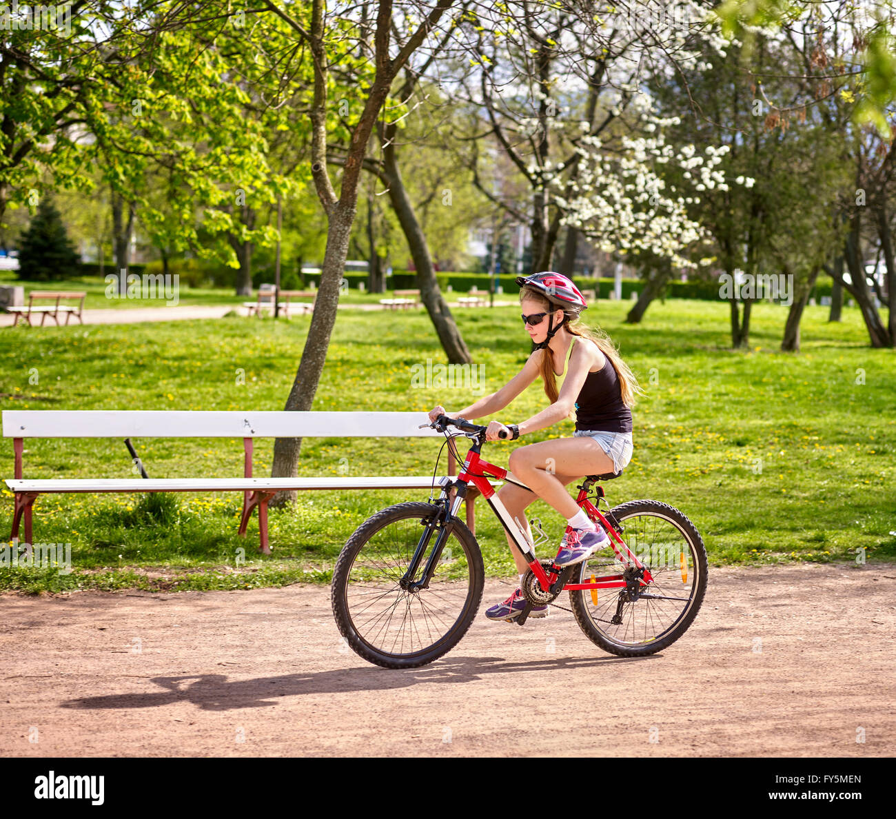Teen cycling hi-res stock photography and images - Alamy
