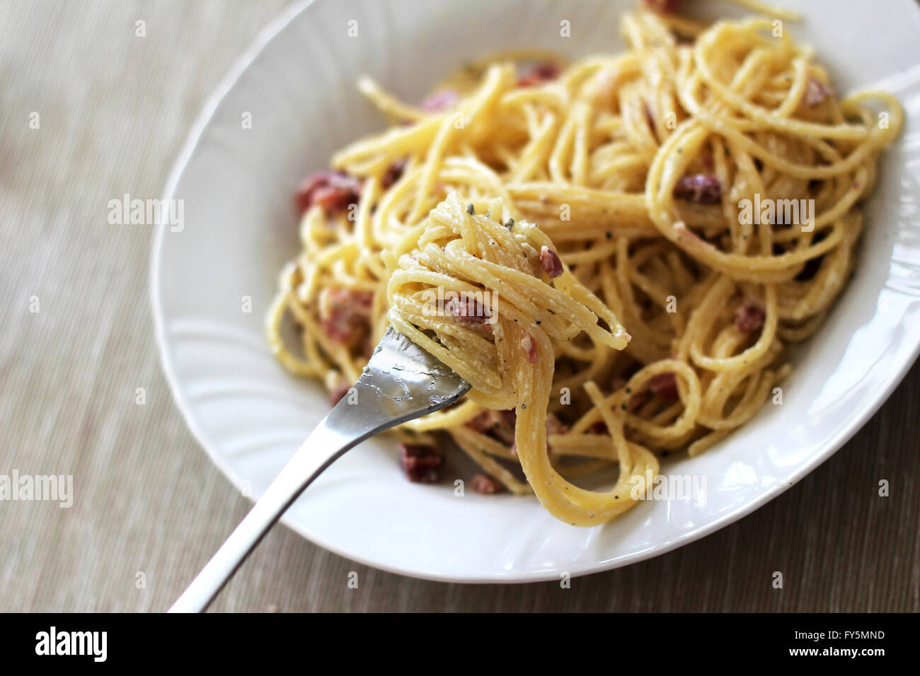Italy pasta restaurant tomato rome hi-res stock photography and images ...