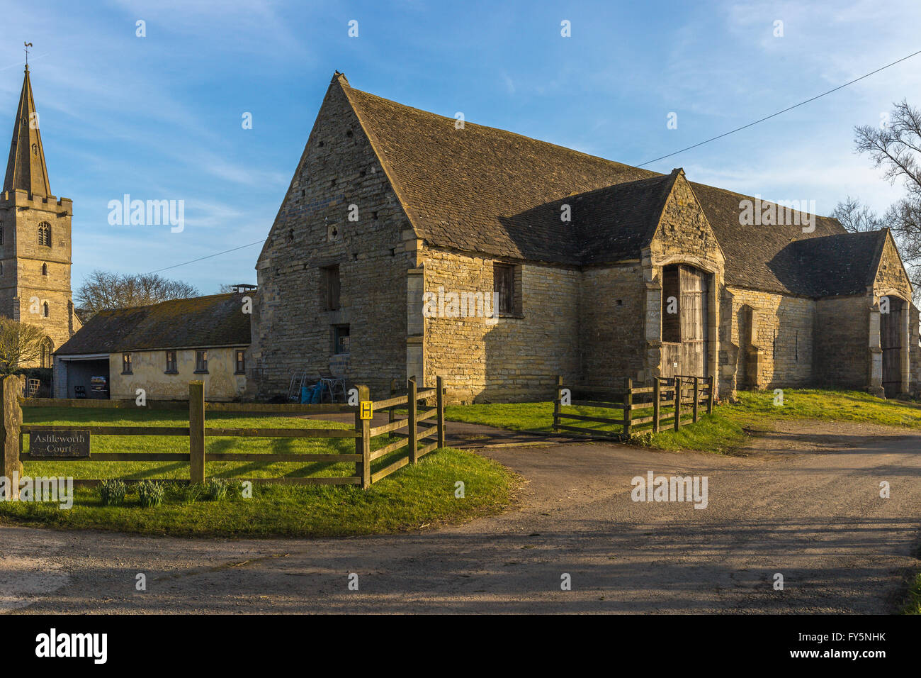 Tythe Barn at Ashleworth Stock Photo - Alamy