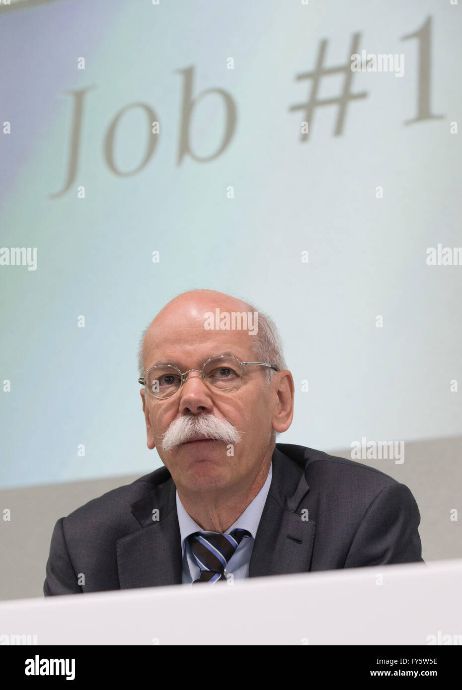Daimler press conference mercedes ceo hi-res stock photography and ...