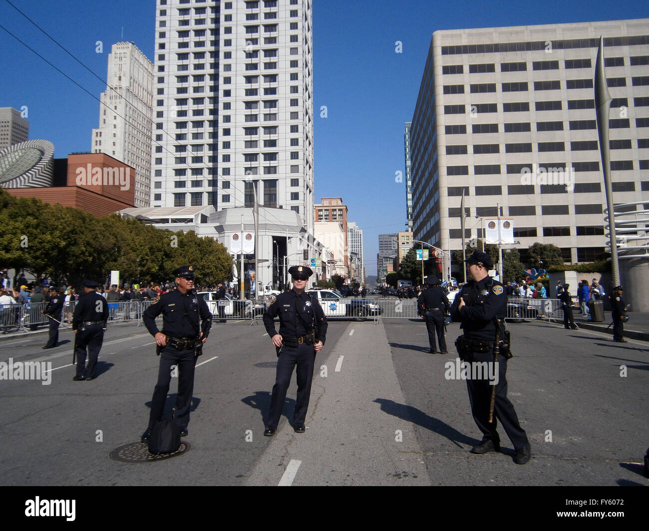 SAN FRANCISCO, CA - OCTOBER 25: SFPD Police officers stand on blocked ...