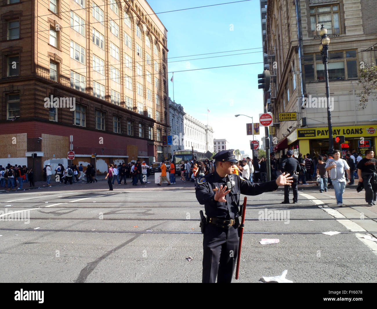 Police officer san francisco police hi-res stock photography and images ...