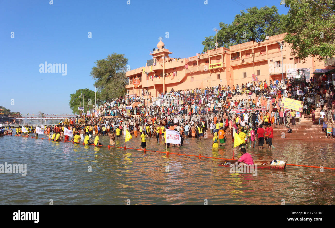 Ujjain, India. 22nd Apr, 2016. Devotees take holy dip in the Kshipra ...