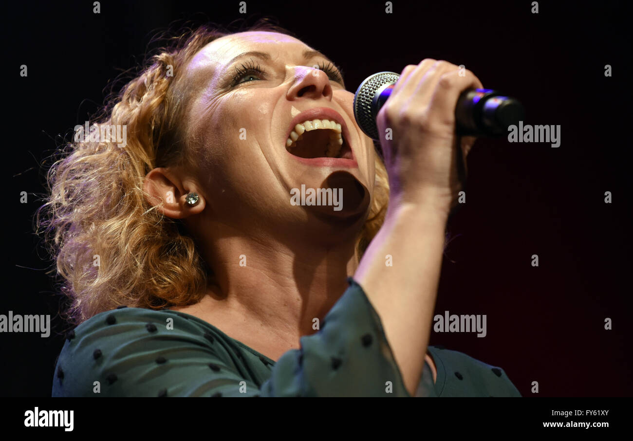 Anna montanaro hi-res stock photography and images - Alamy