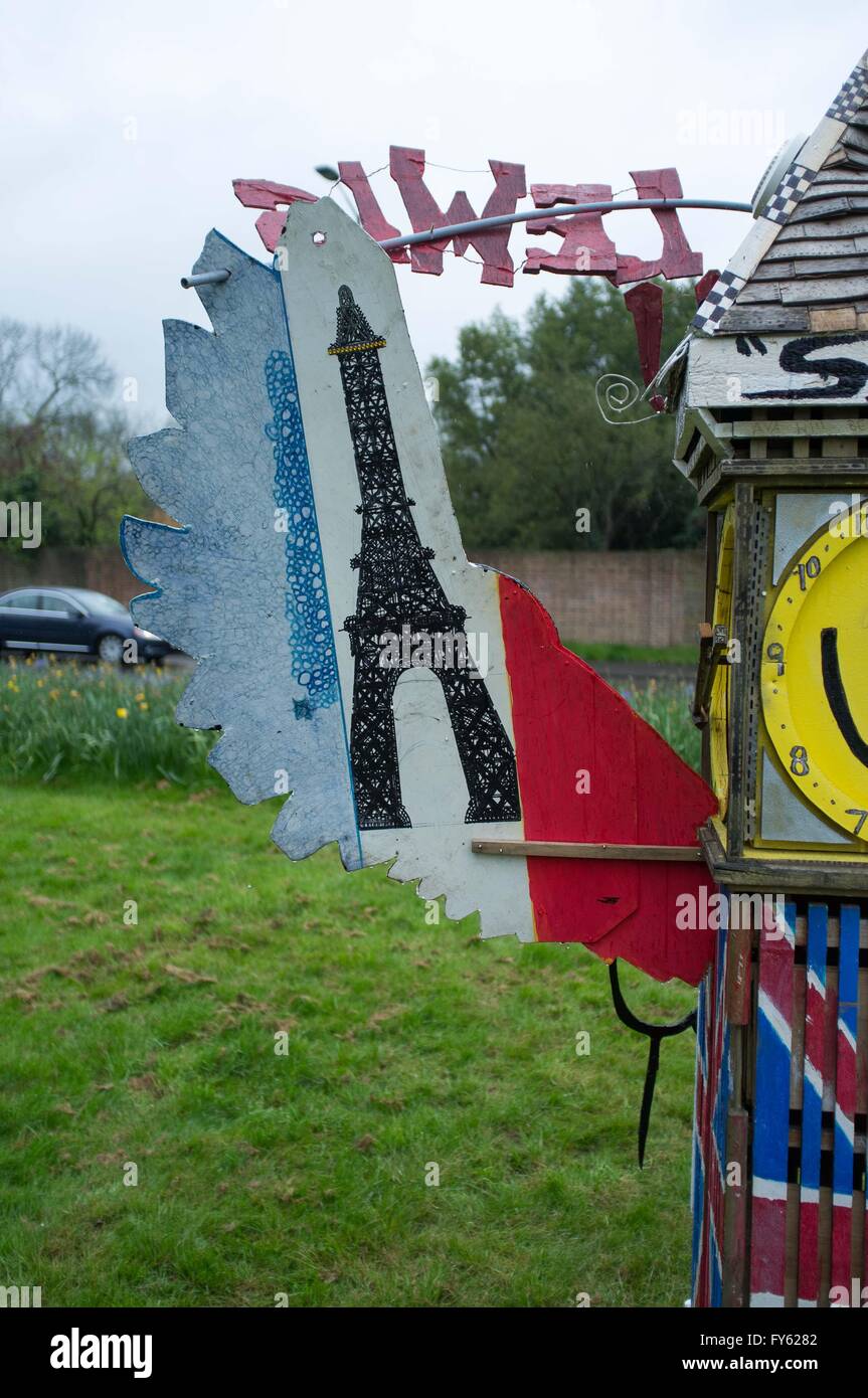 Windsor, UK. 22nd April, 2016. A mystery sculpture has appeared on a ...
