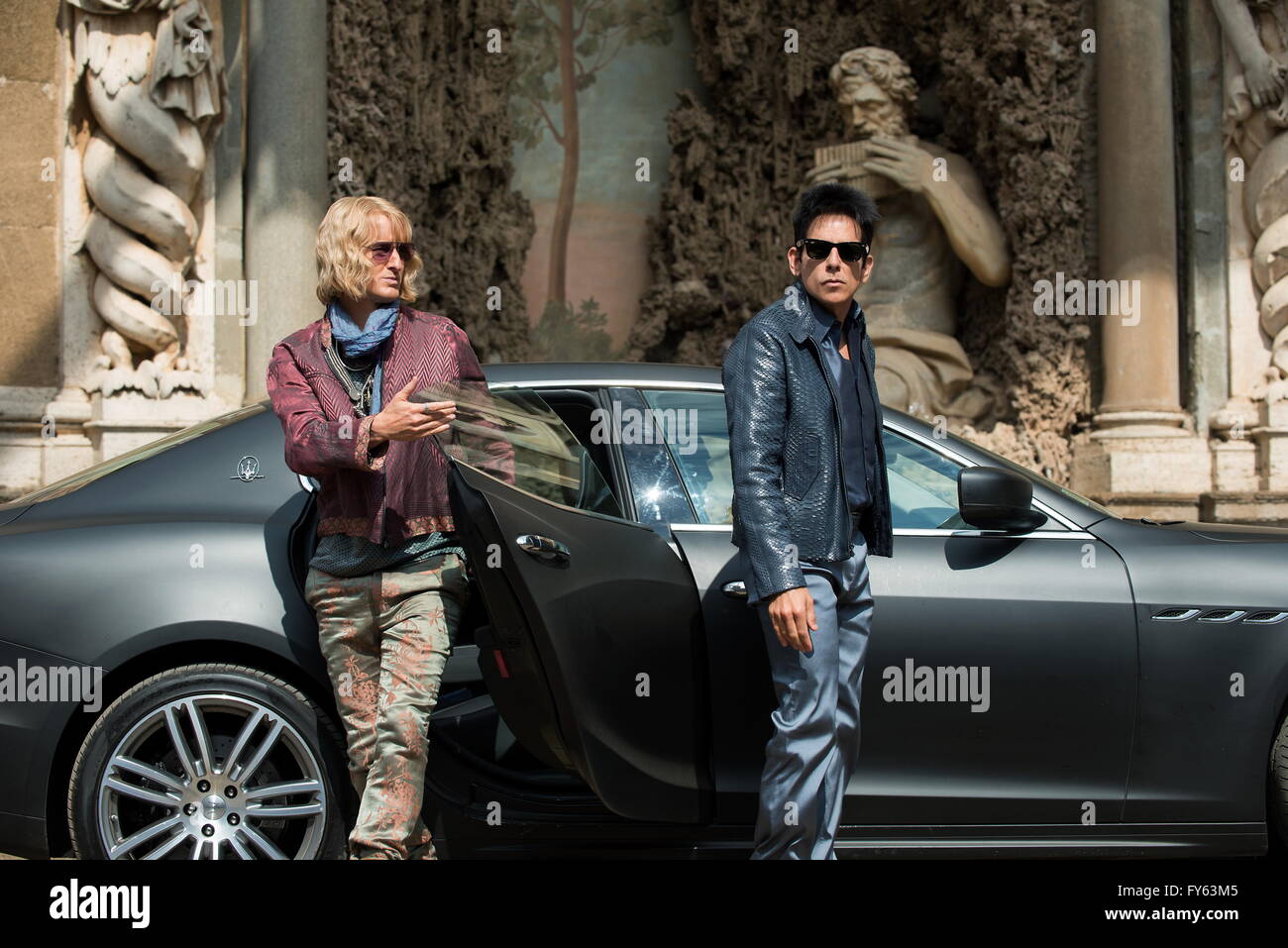 Owen wilson ben stiller zoolander hi-res stock photography and images ...