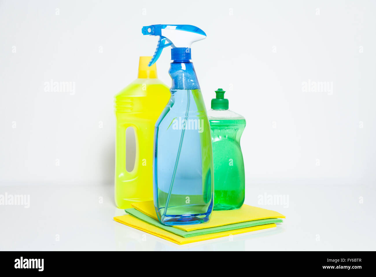 Spring clean cleaning hi-res stock photography and images - Alamy