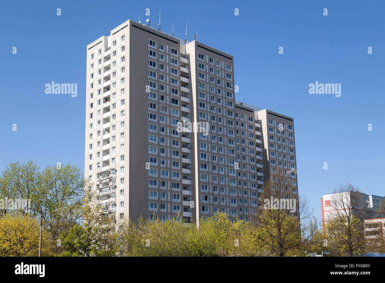 Berlin apartment block hi-res stock photography and images - Alamy