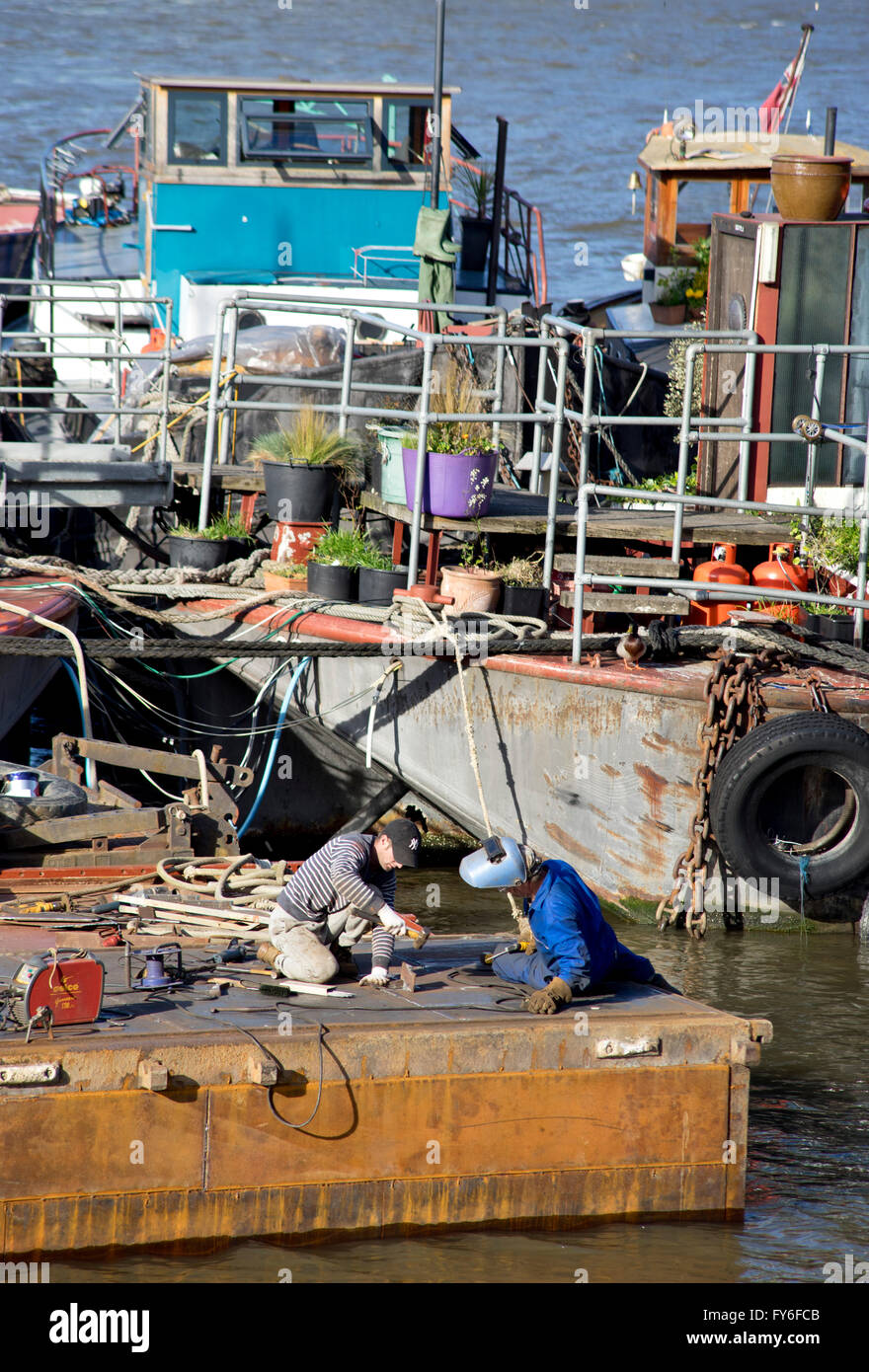 Floating barges hi-res stock photography and images - Alamy