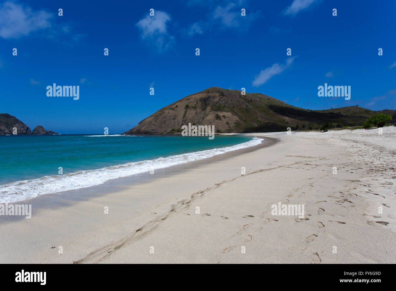 Lombok lonely beach hi-res stock photography and images - Alamy