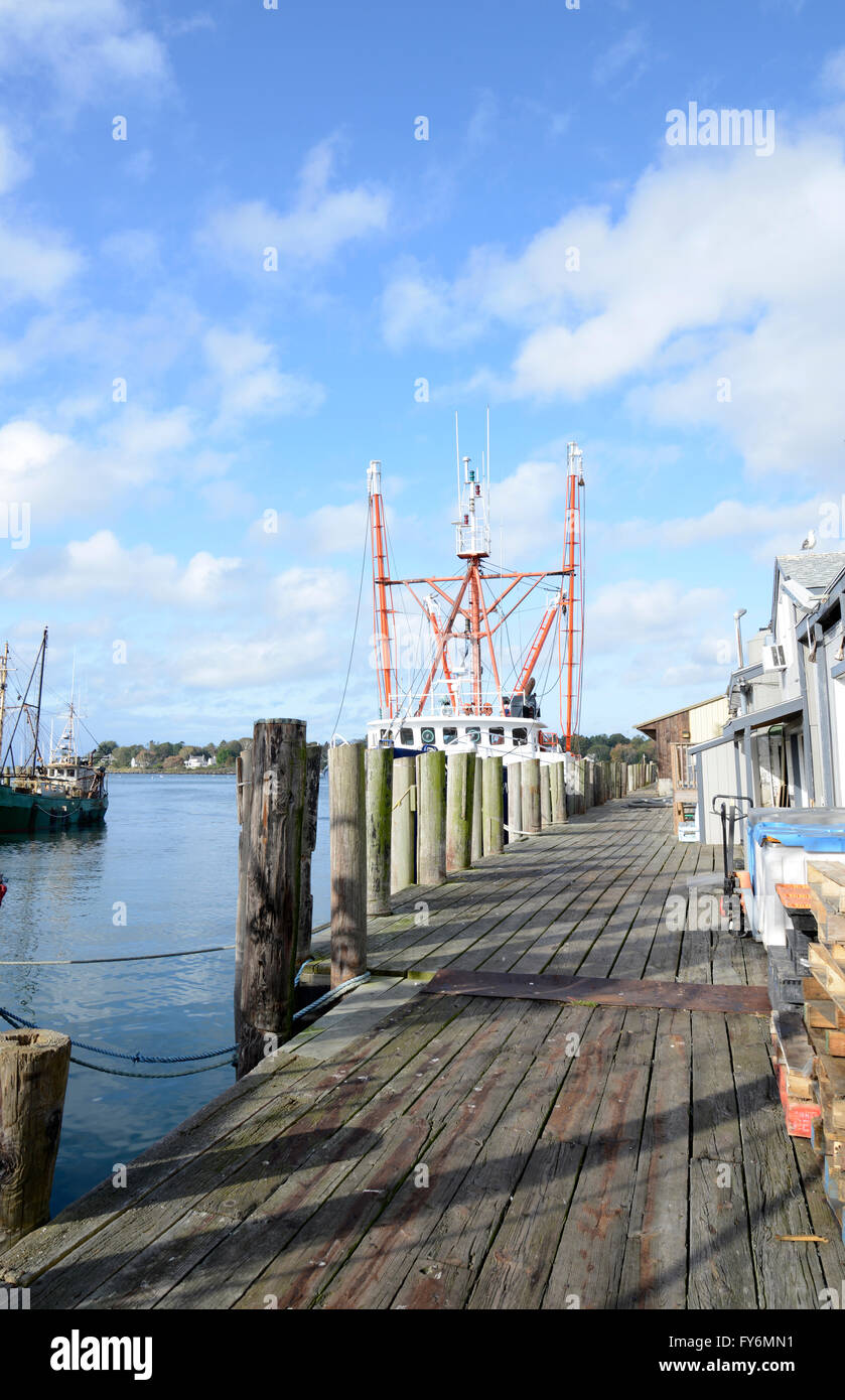 Old commercial dock hi-res stock photography and images - Alamy
