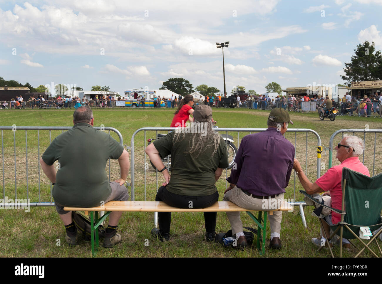 Men sitting around motorcycle hi-res stock photography and images - Alamy