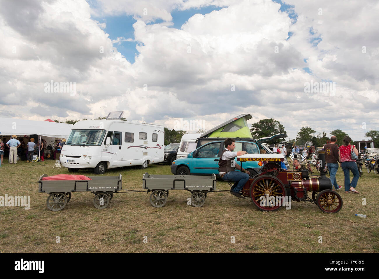 Steam engine and trailers hi-res stock photography and images - Alamy