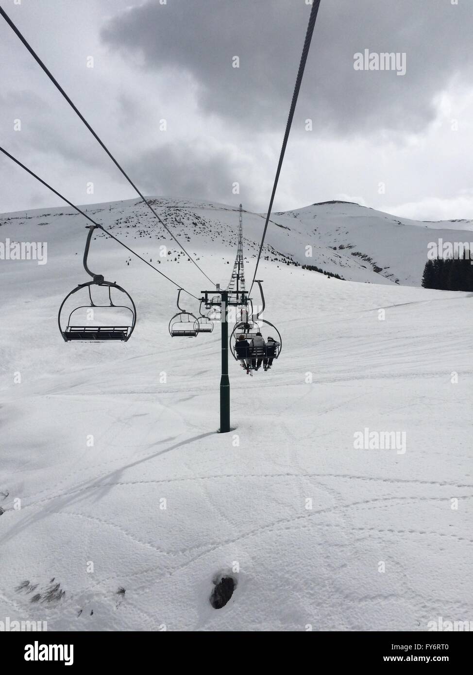 Distant view ski lift hi-res stock photography and images - Alamy