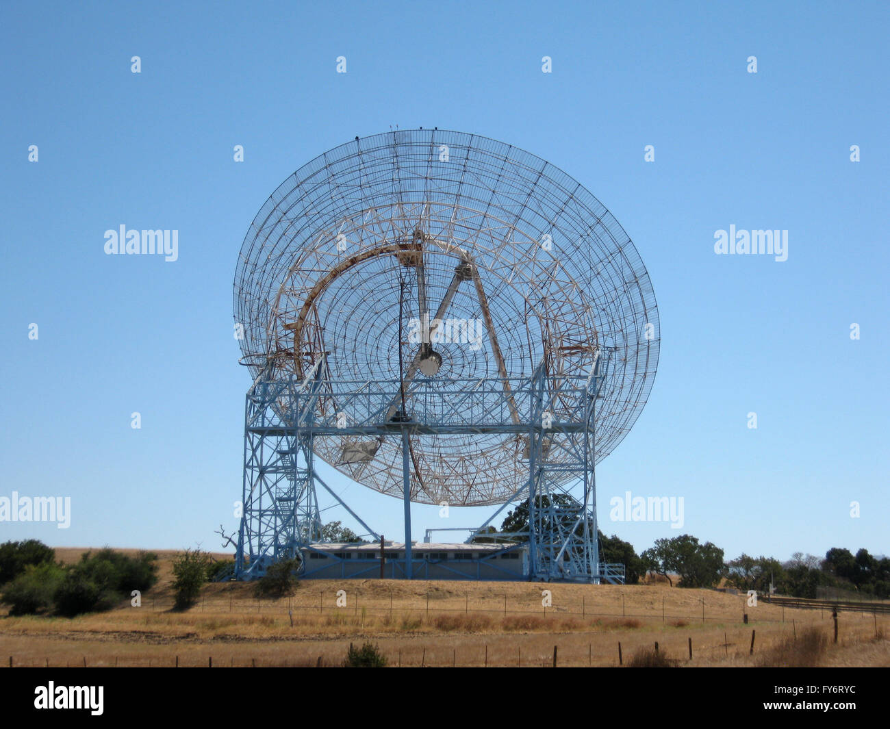 Large satellite dish in palo alto hi-res stock photography and images ...