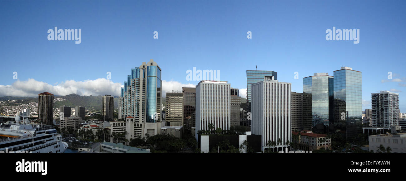 Downtown Honolulu Skyline along Nimitz Highway with cruiseship in port ...