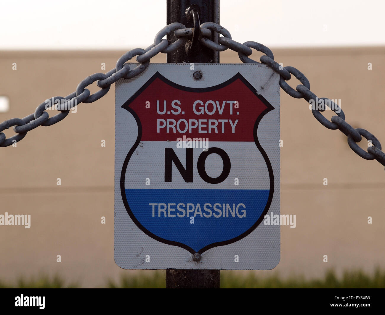 Prohibition sign on fence hi-res stock photography and images - Alamy