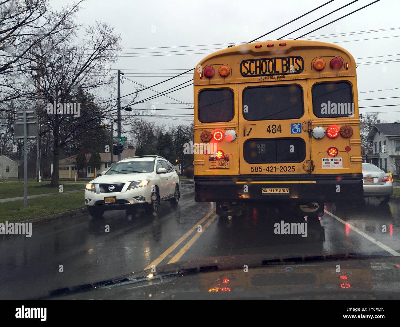 Horizontal schoolbus hi-res stock photography and images - Alamy