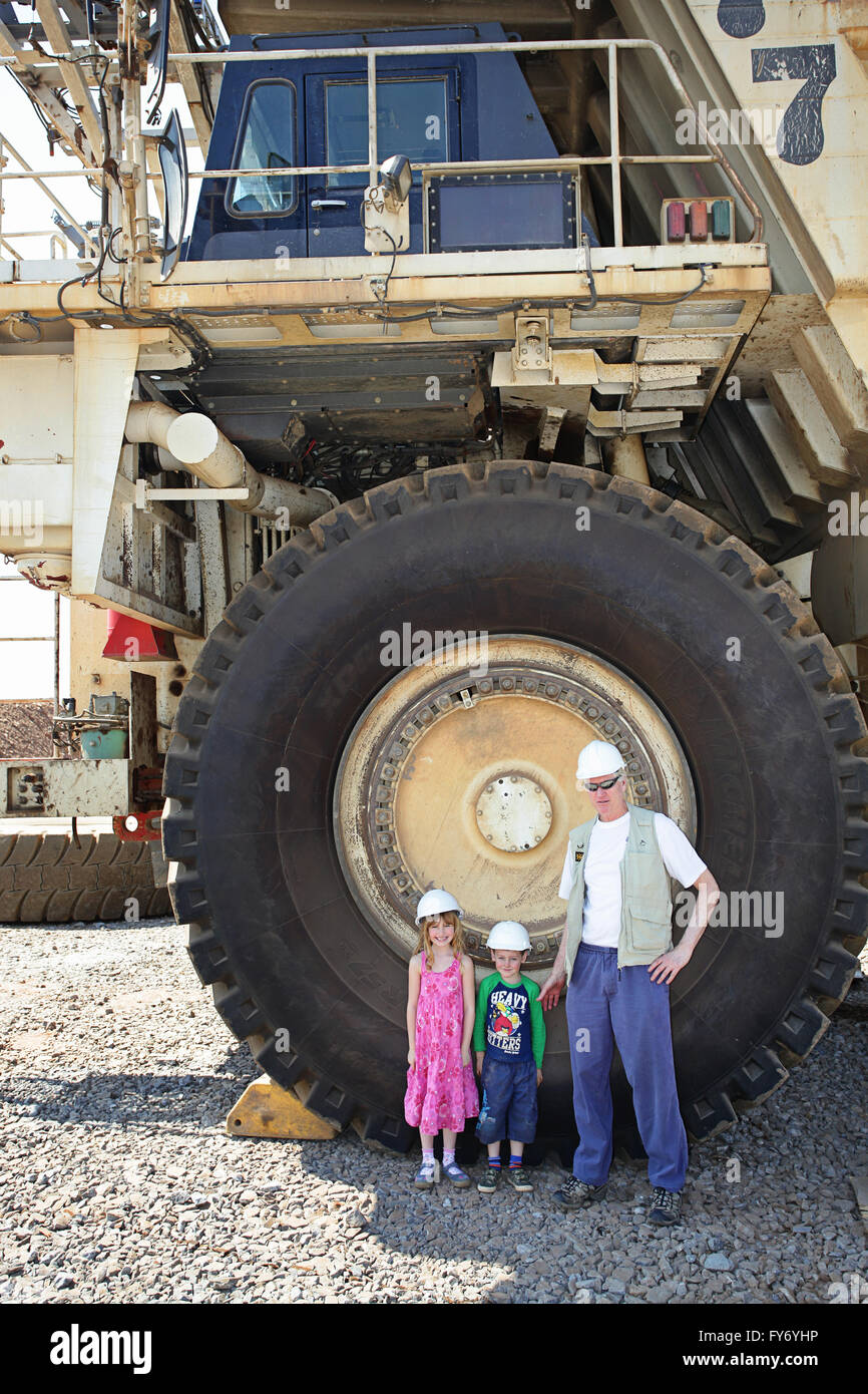 Gold mine africa children hi-res stock photography and images - Alamy