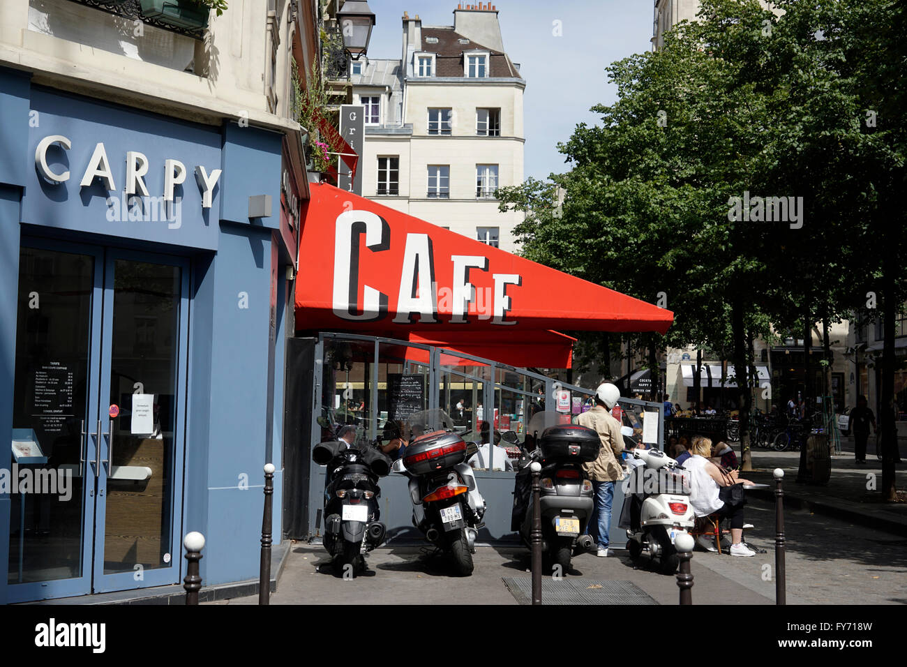 Cafe outdoor sign seating hi-res stock photography and images - Alamy