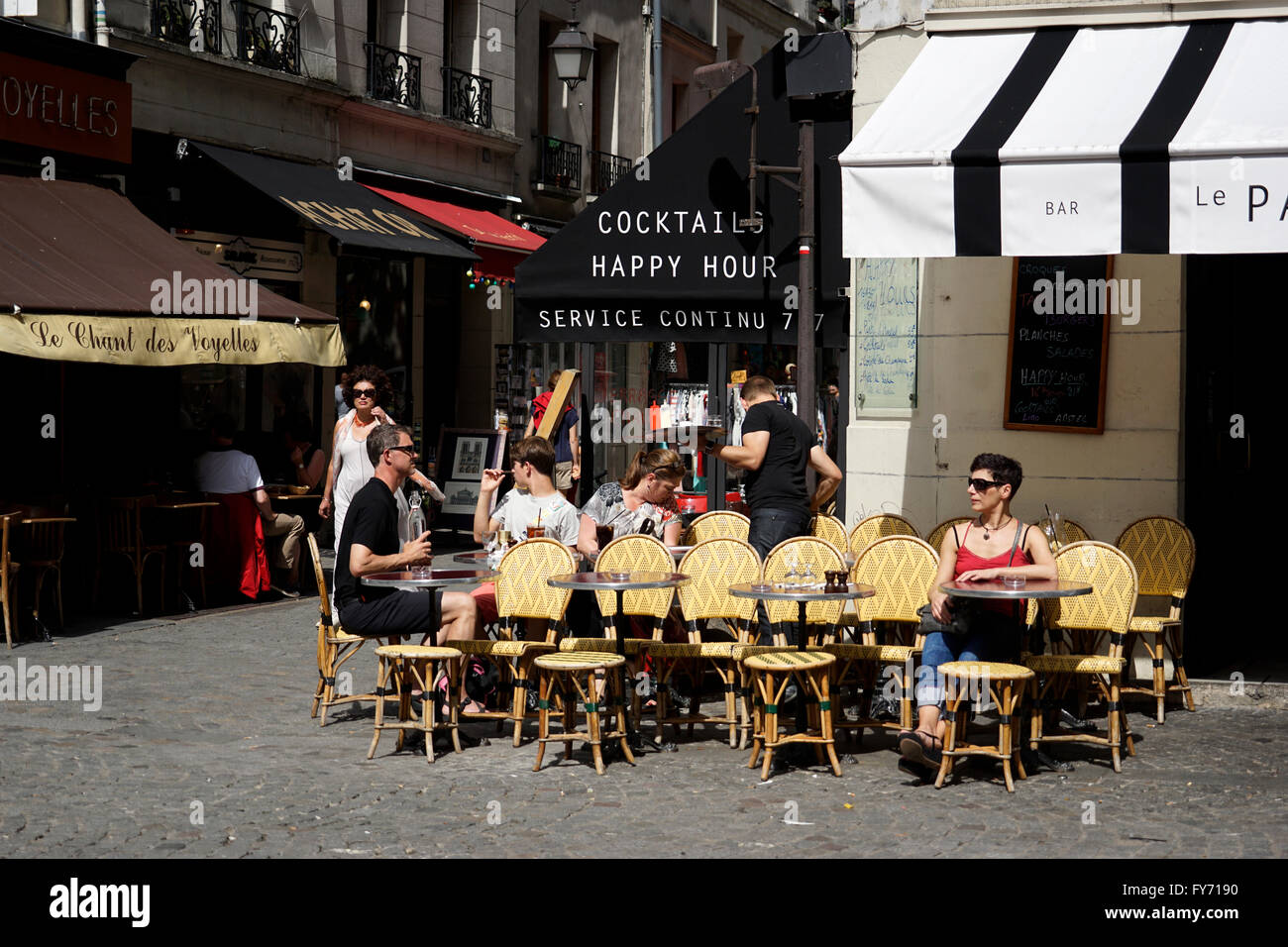 A terrace sidewalk cafe in le Marais, France,Paris Stock Photo - Alamy