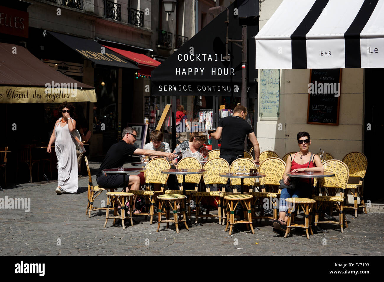 A terrace sidewalk cafe in le Marais, France,Paris Stock Photo - Alamy
