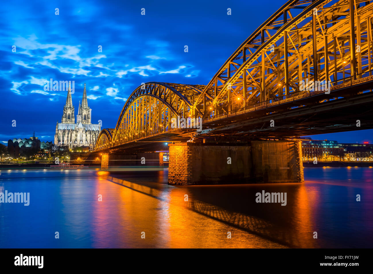 Cologne cathedral with hohenzollern bridge hi-res stock photography and ...
