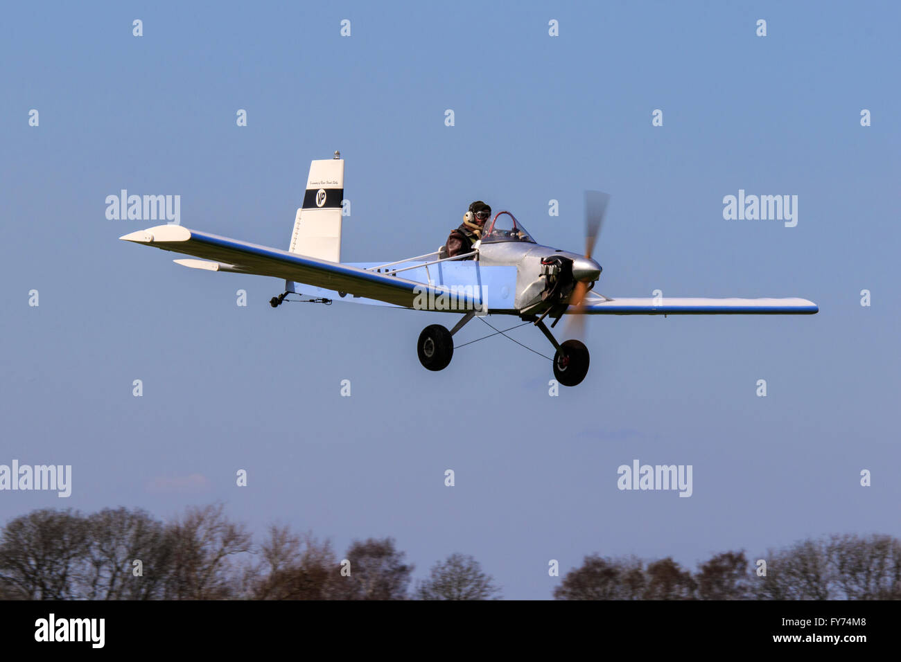 Evans VP-1 Series II Volksplane G-BVAM landing at Breighton Airfield ...