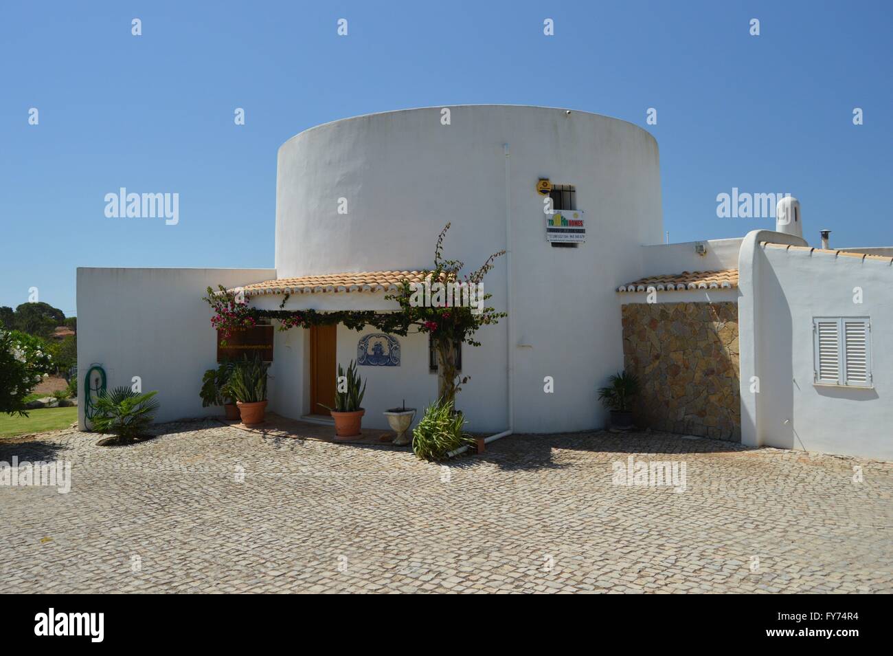 A villa in Guia, the Algarve, Portugal Stock Photo - Alamy