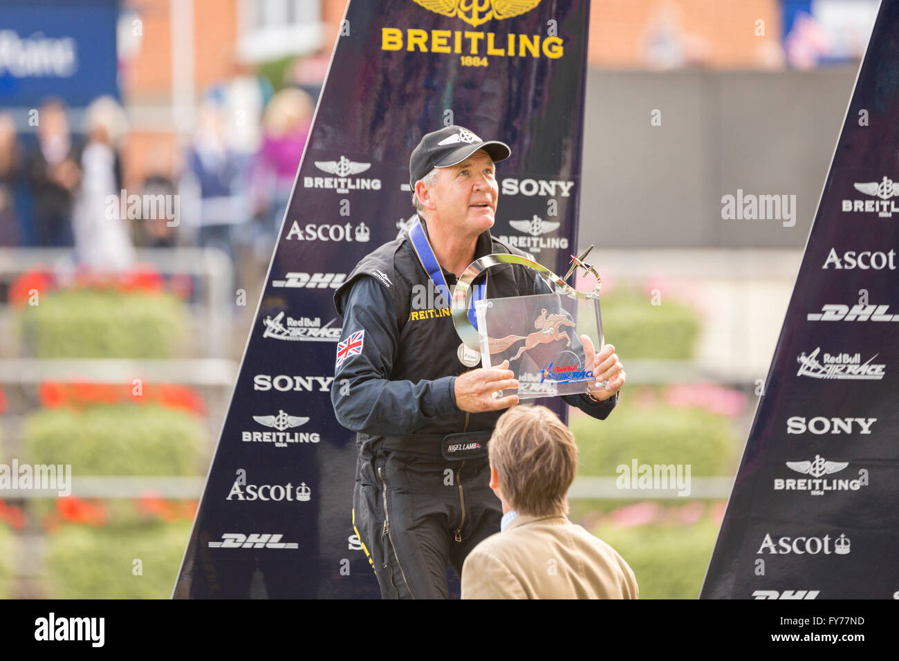 Red bull air race ascot hi-res stock photography and images - Alamy