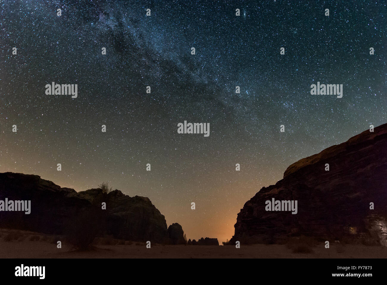 Milky way above red Wadi Rum desert in Jordan Stock Photo - Alamy