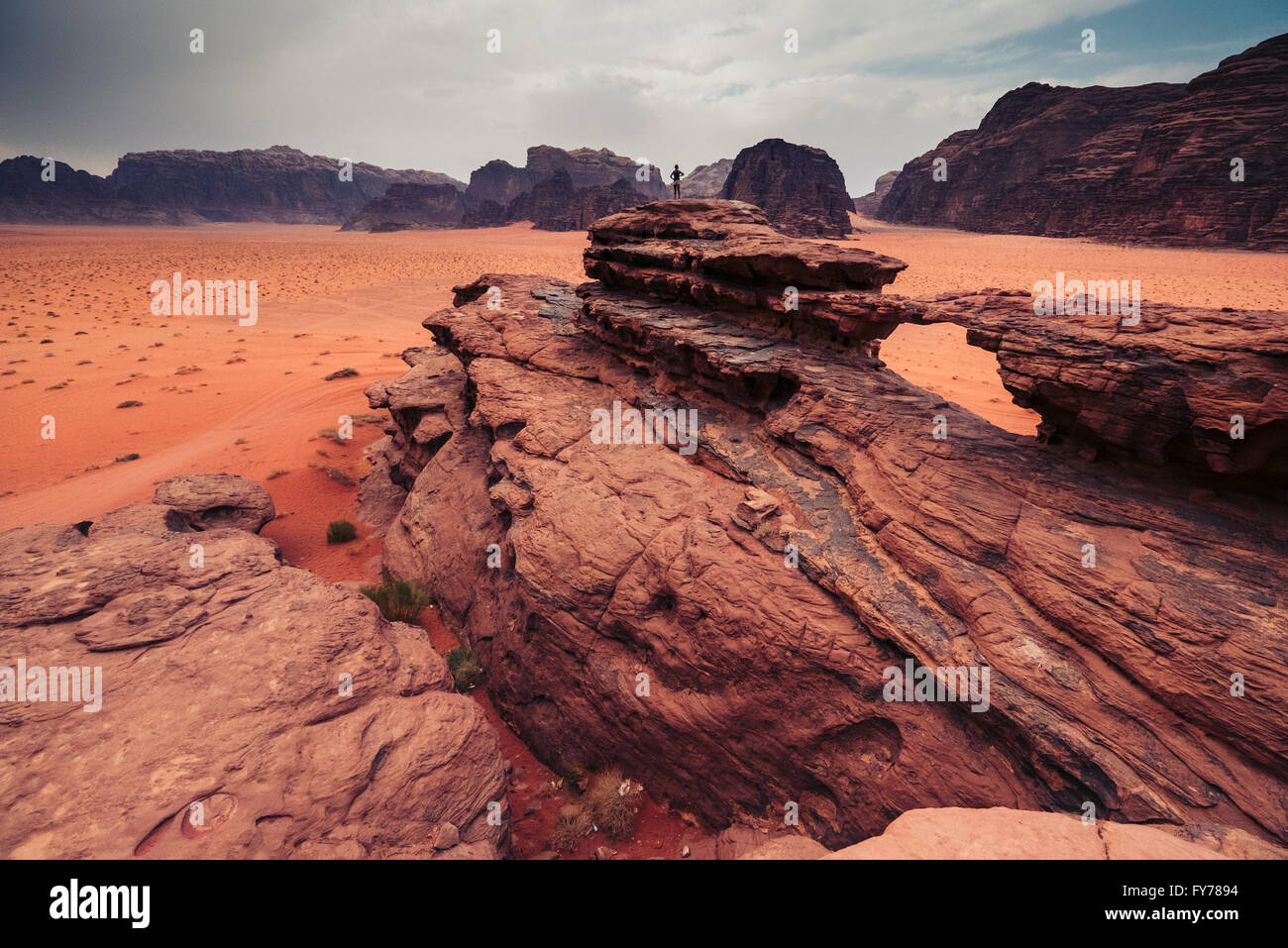 Natural bridge in the Wadi Rum desert Stock Photo - Alamy