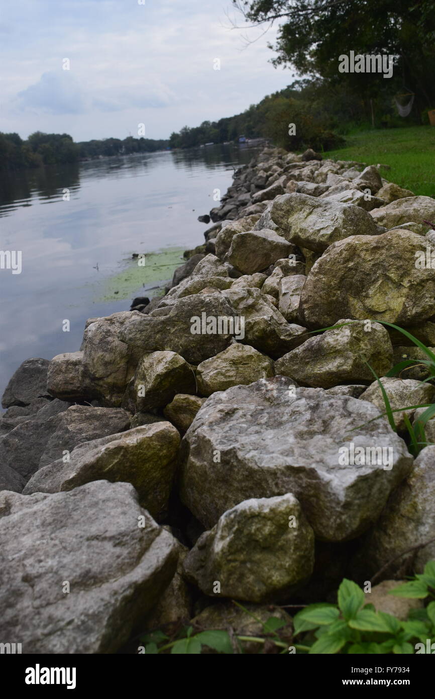 Grass trees river rocks hi-res stock photography and images - Alamy
