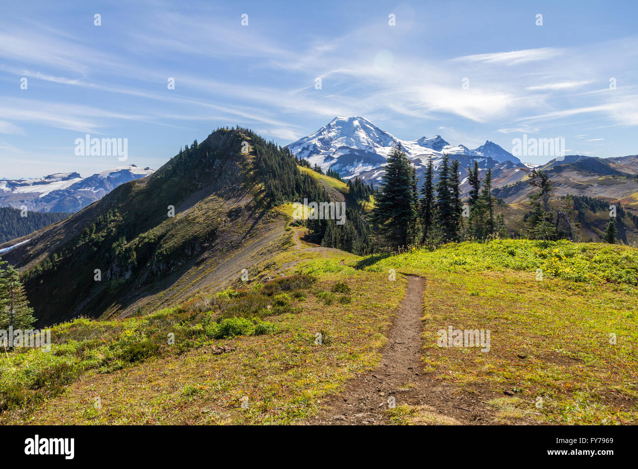 Looking along Skyline Divide trail toward Mount Baker, Washington State ...