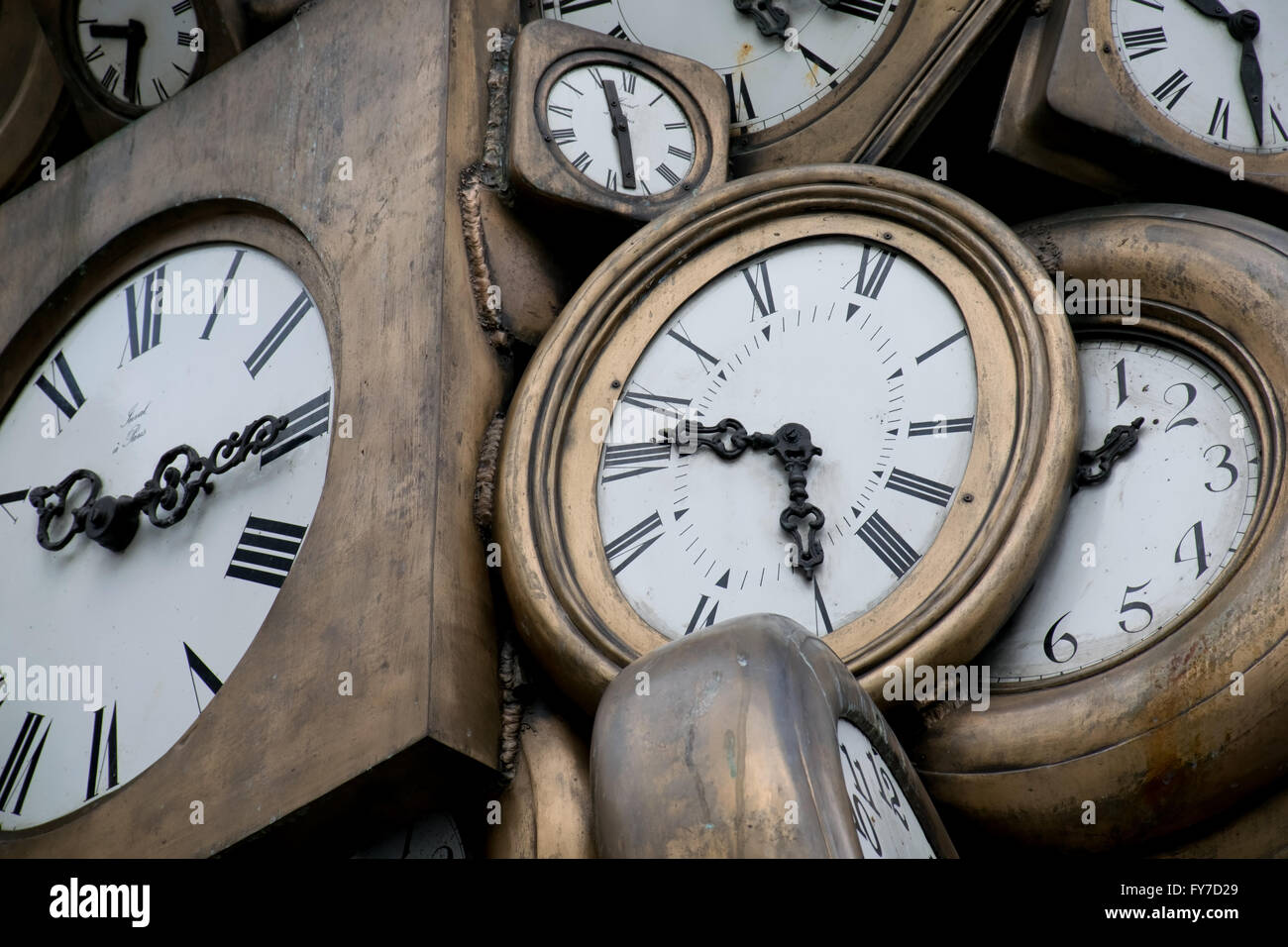 Time street clocks hi-res stock photography and images - Alamy