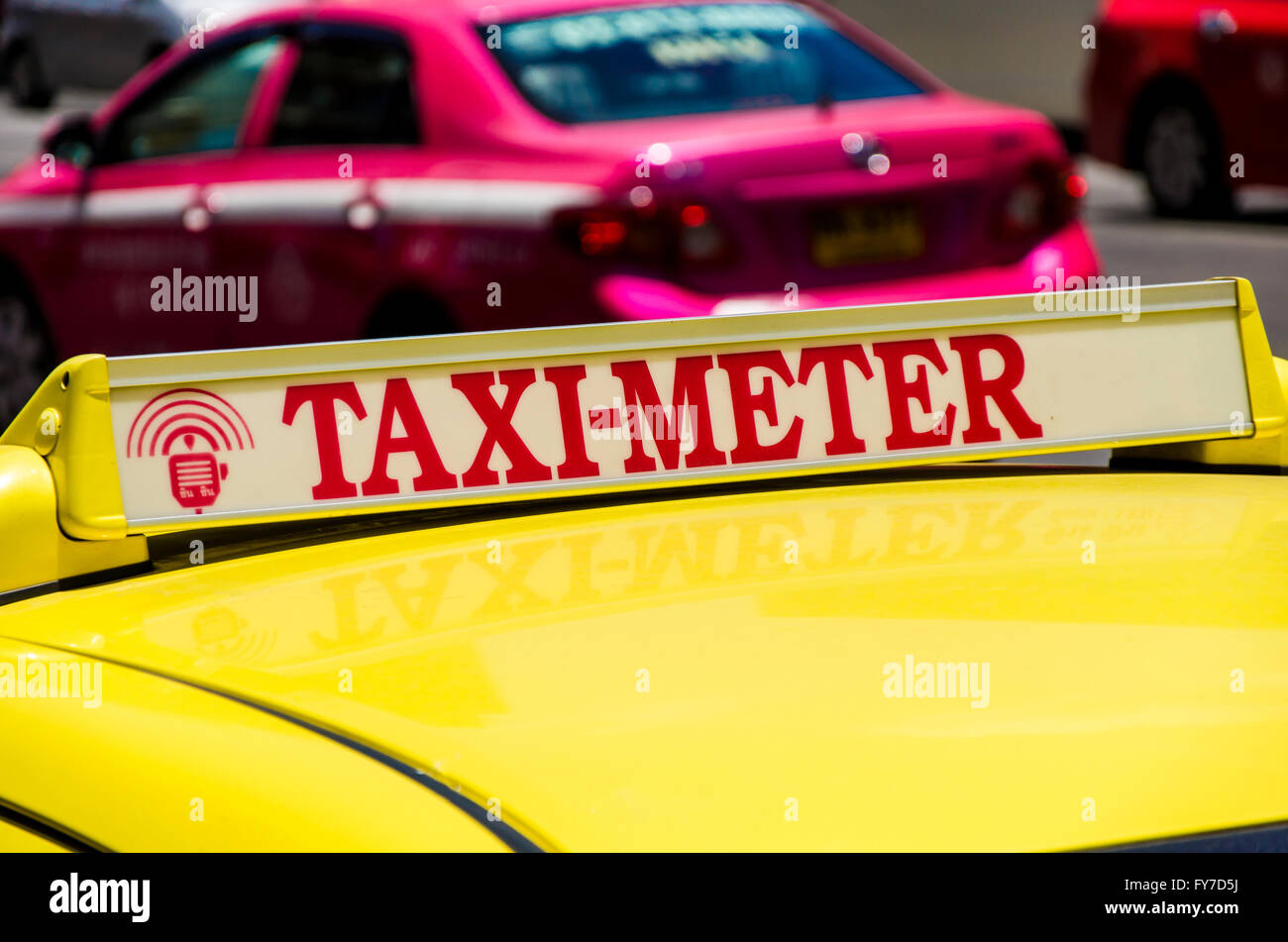 Metered taxi hi-res stock photography and images - Alamy