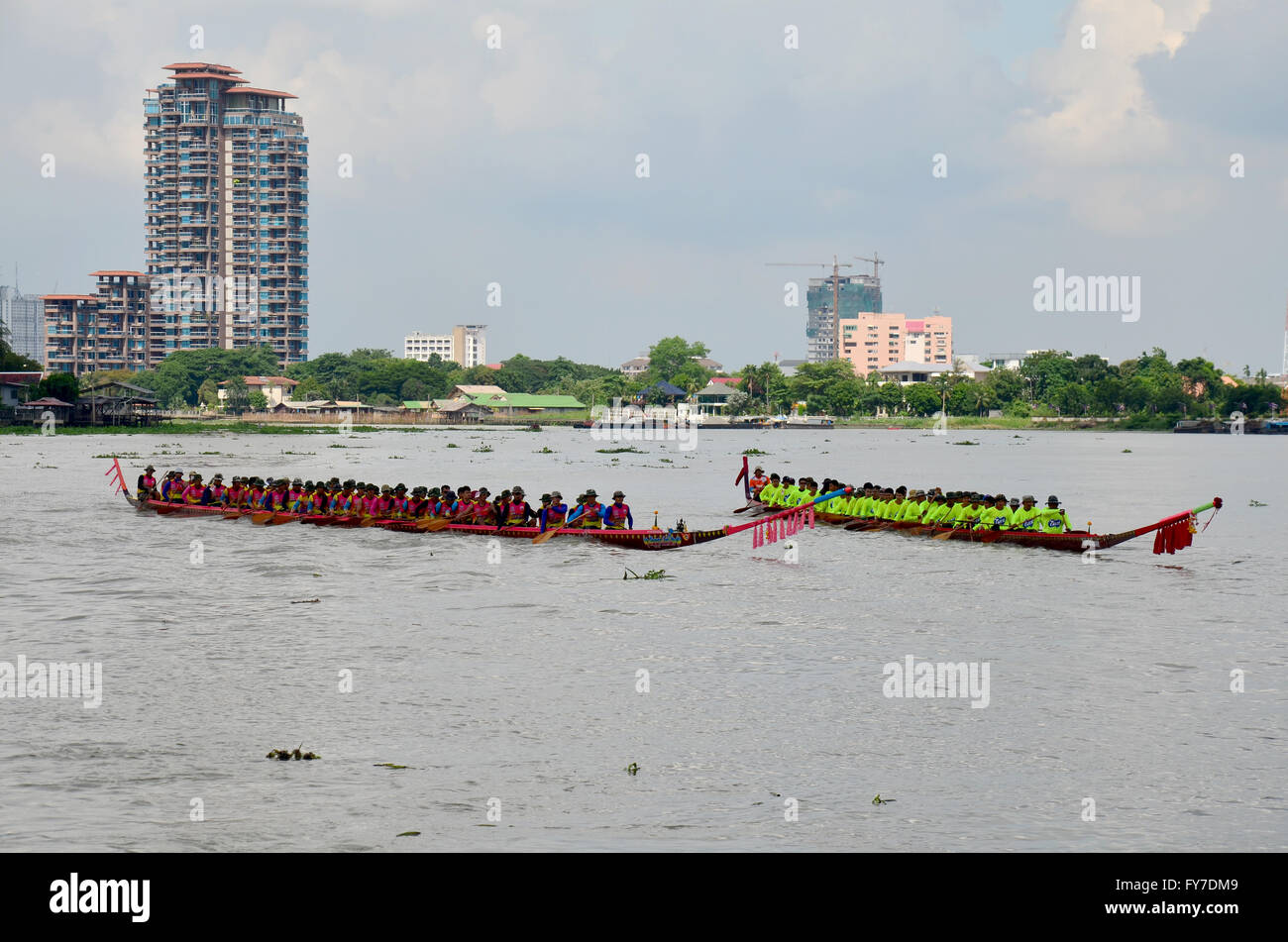 Long boat race thailand hi-res stock photography and images - Alamy