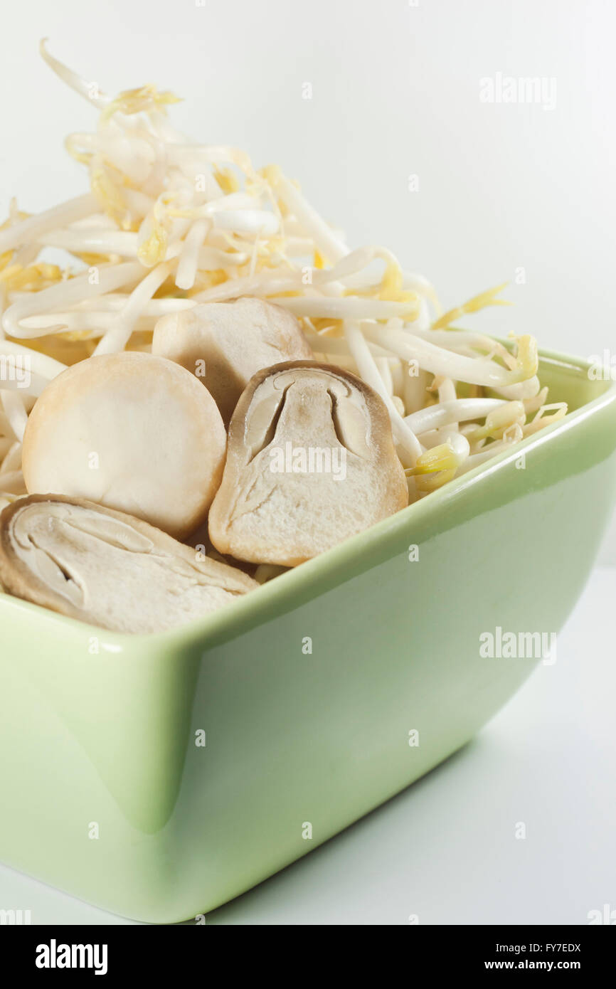 bean sprouts and straw mushrooms for healthy cooking Stock Photo - Alamy