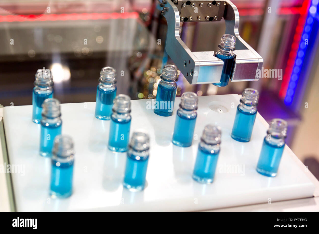 Medical experiment for science hi-res stock photography and images - Alamy