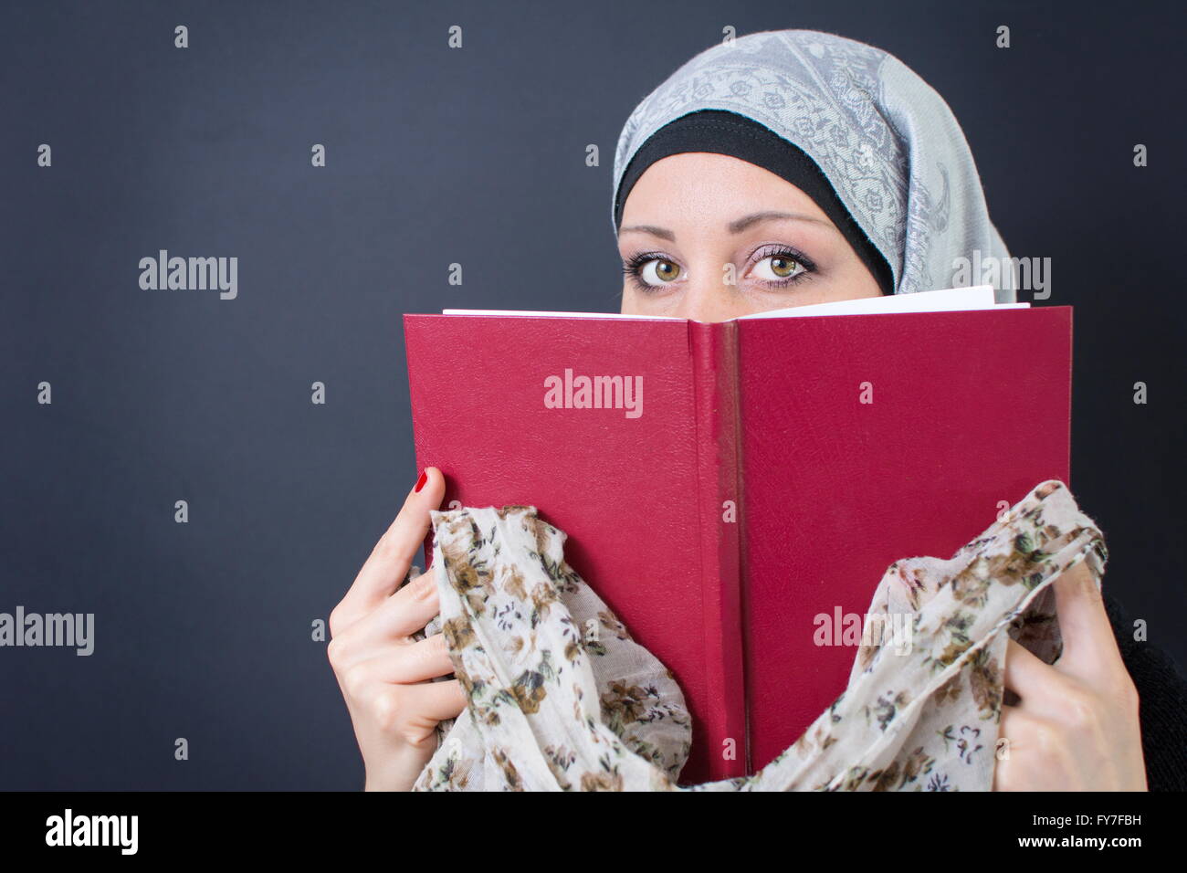 Muslim girl reading quran hi-res stock photography and images - Alamy