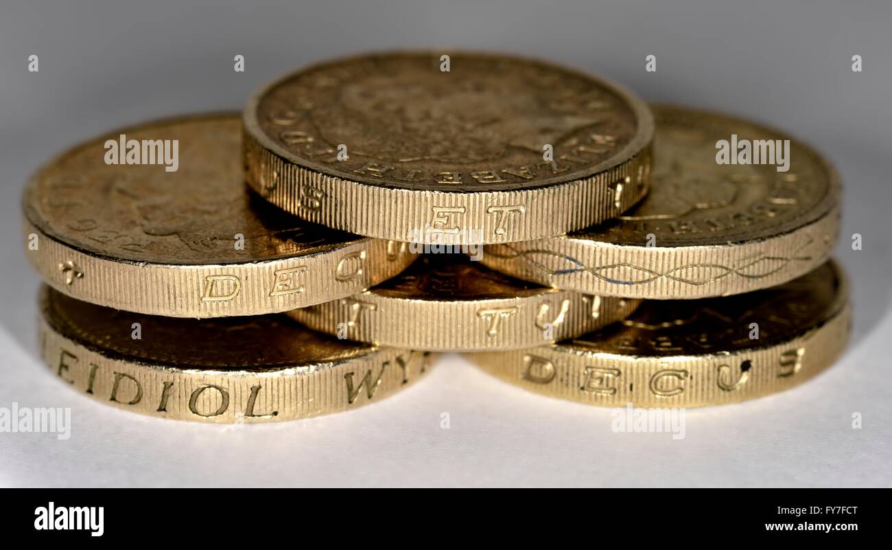 6 British one pound coins Stock Photo - Alamy