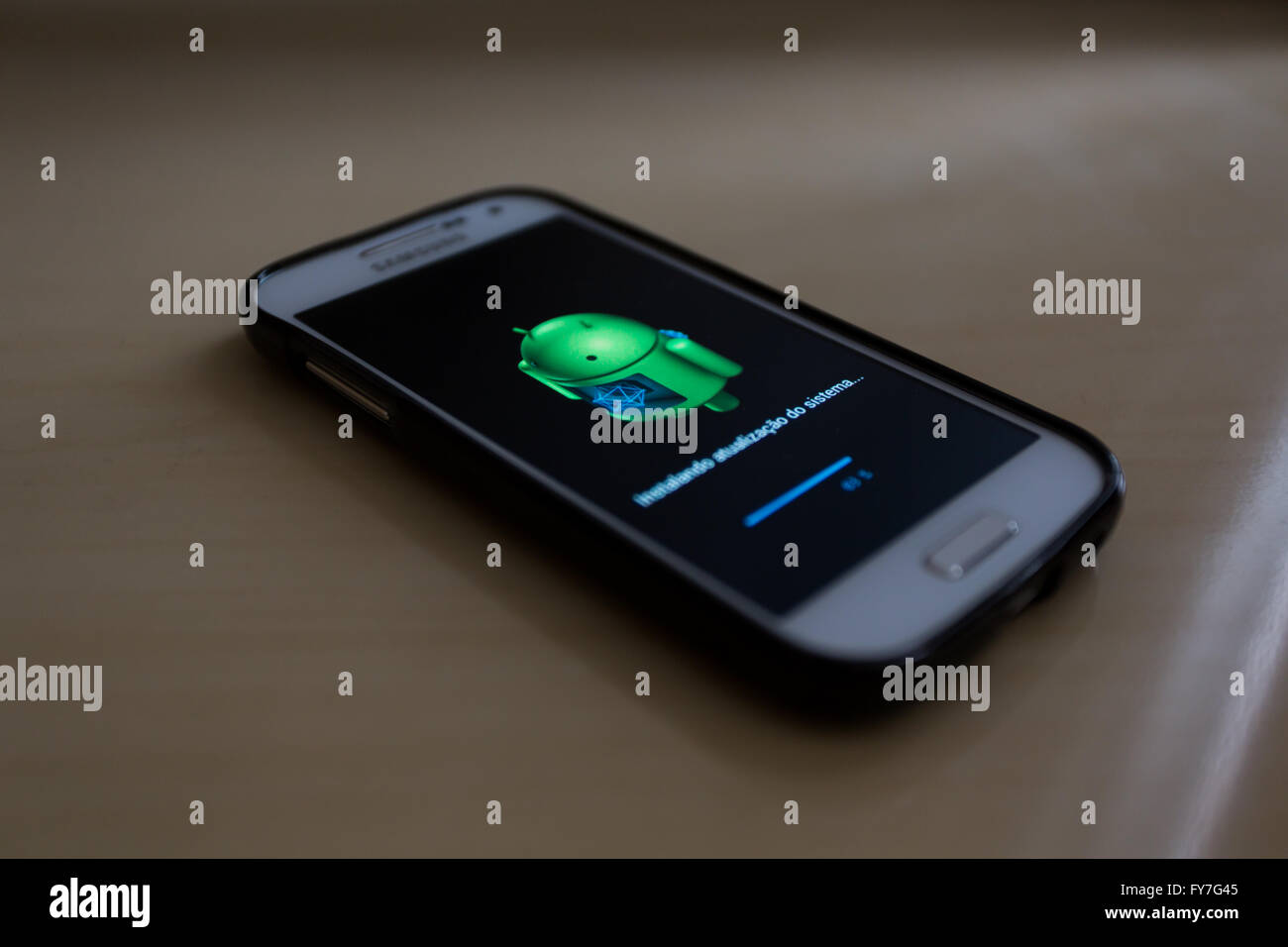 Android Logo Robot Hi-res Stock Photography And Images - Alamy
