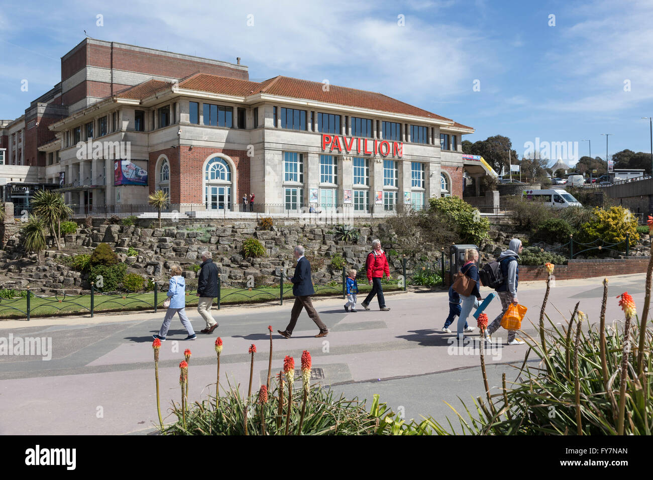 High street shopping bournemouth hi-res stock photography and images ...