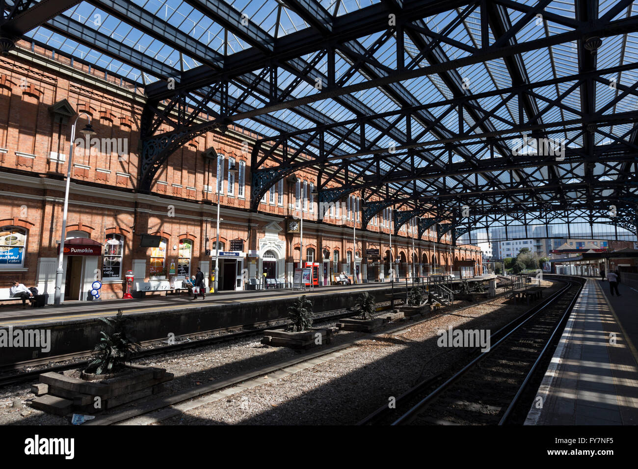 Bournemouth railway station hi-res stock photography and images - Alamy