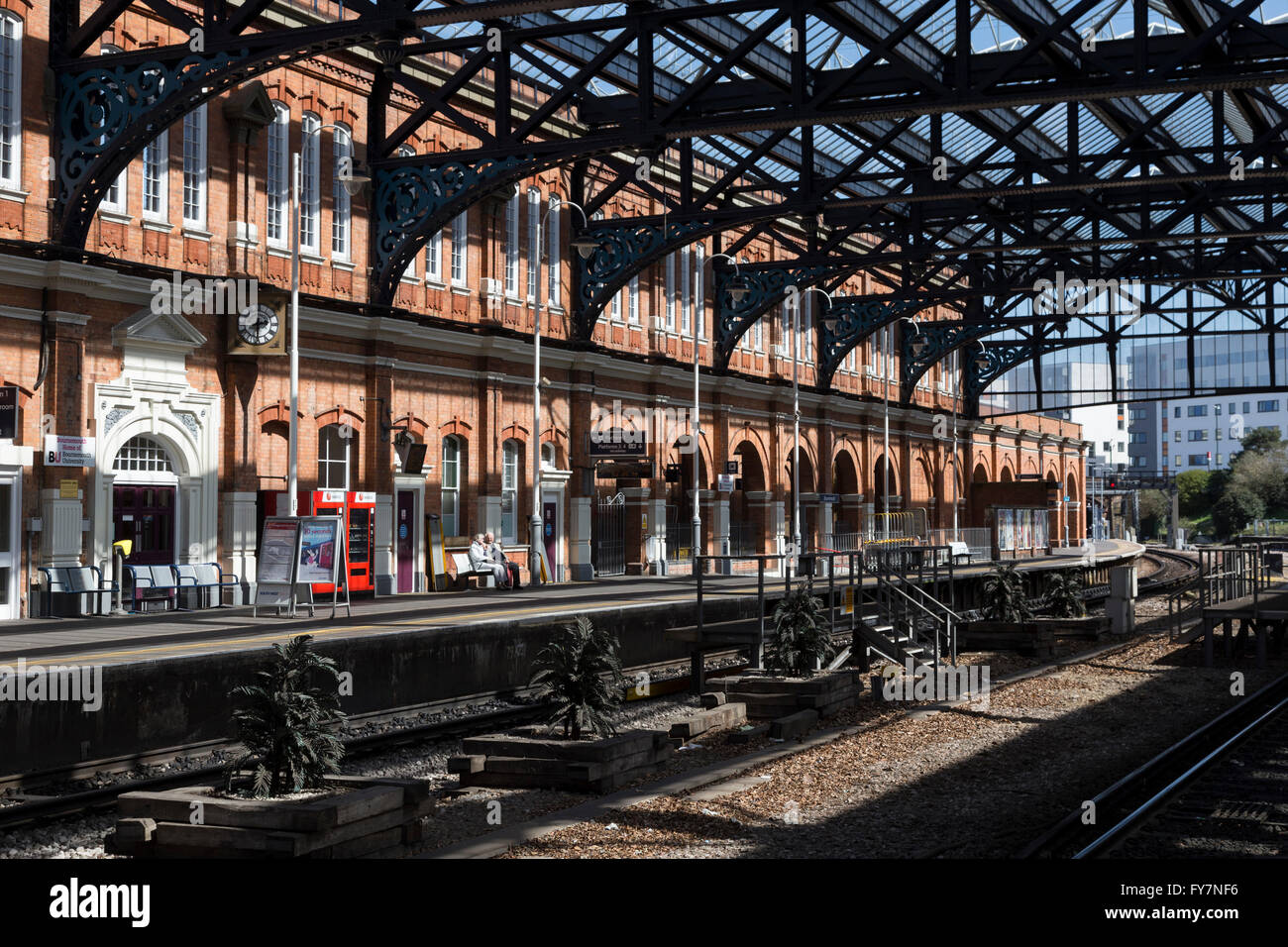 Bournemouth railway station hi-res stock photography and images - Alamy
