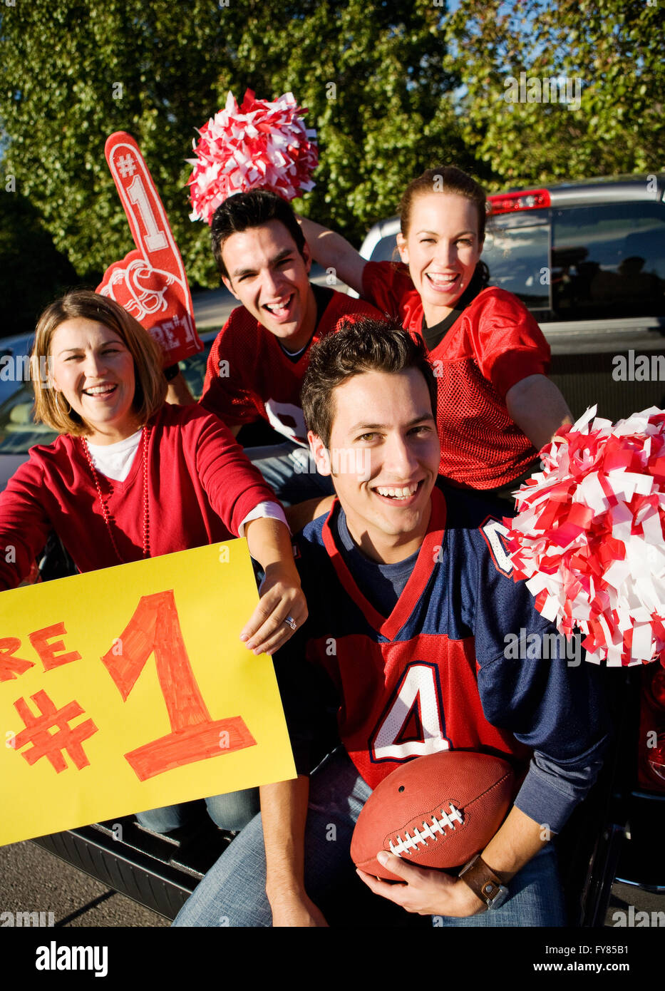 Group friends football tailgating hi-res stock photography and images ...