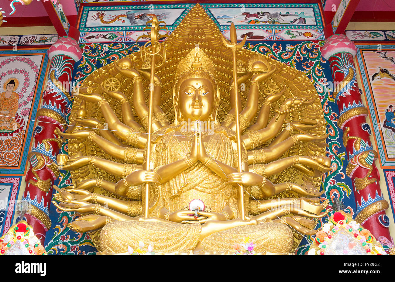 Thousand hand guanyin buddha hi-res stock photography and images - Alamy