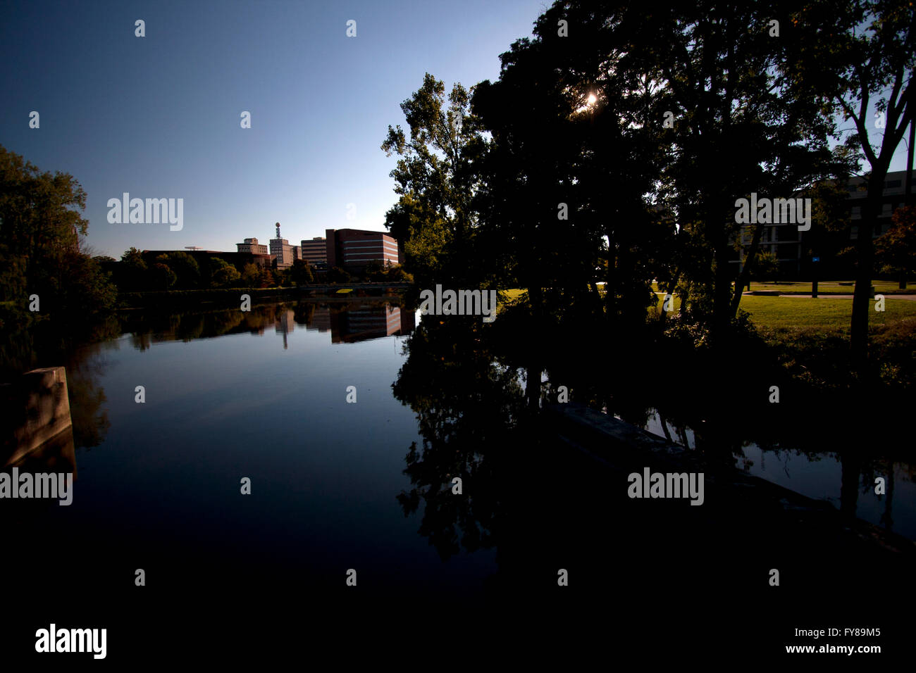 Flint River in Flint, Michigan above Hamilton Dam Stock Photo - Alamy
