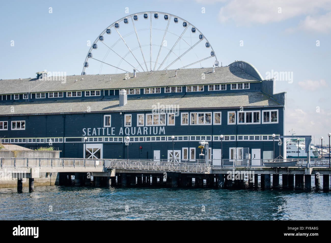 The waterfront on Puget Sound in Seattle is a tourists draw Stock Photo ...